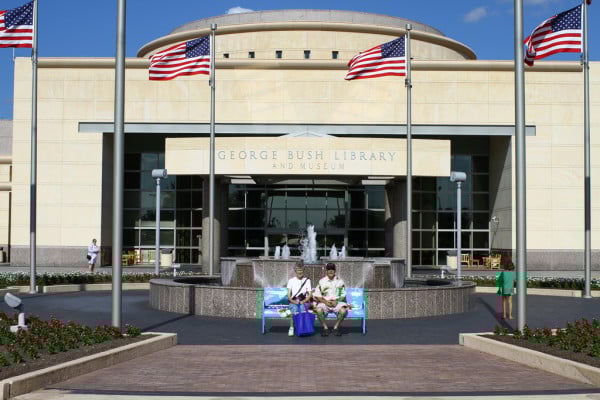 4 Reasons to Visit Presidential Libraries - Tips For Family Trips